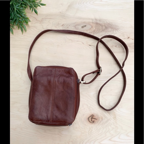 soft hide | Bags | Vintage Soft Hide Real Leather Crossbody Wallet ...